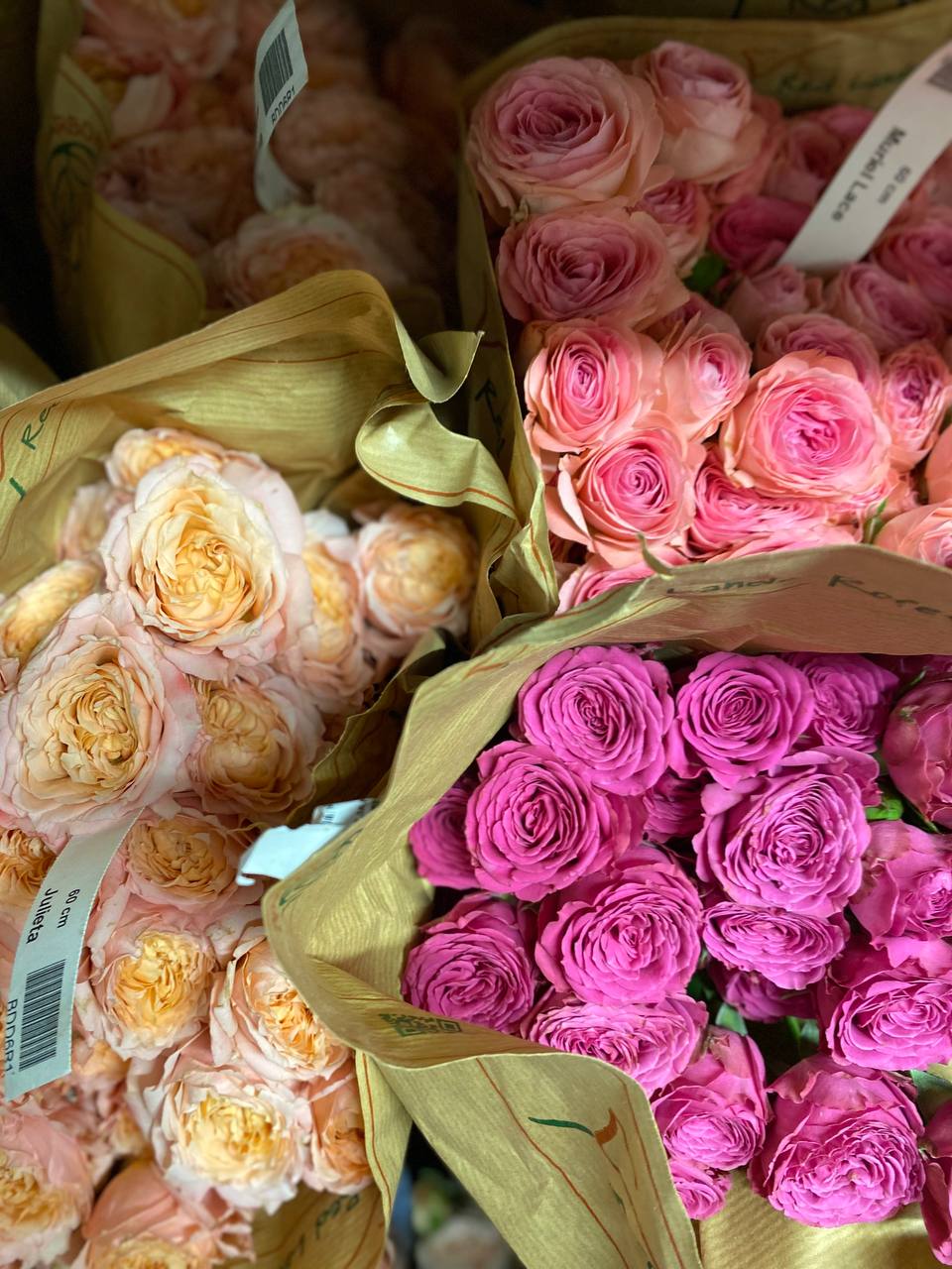 Кустовая роза Vip - Студия флористики LUTIK